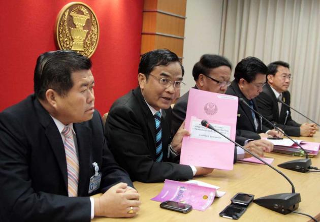 Panel votes to revive govt draft