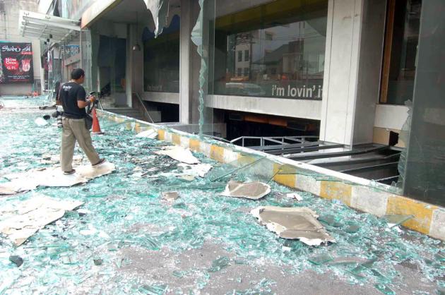 Alert for car bombs in the South