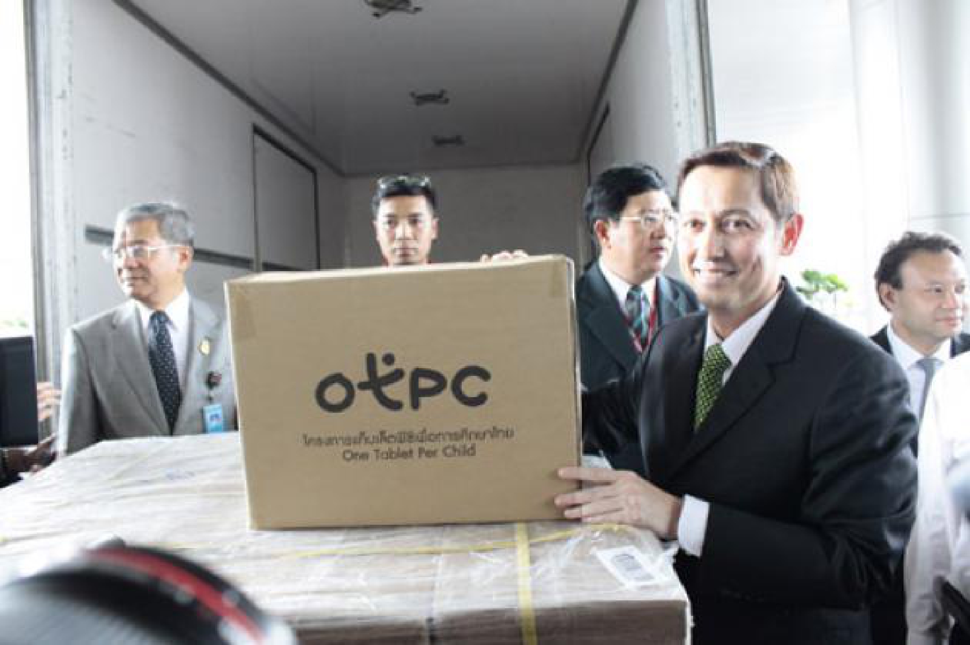 The 1st lot of 2,000 tablets arrives