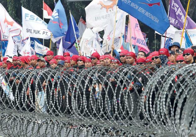 Indonesia faces 'downside risks'