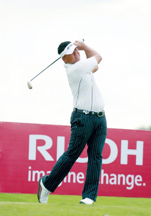 Mamat leaves it late to shine