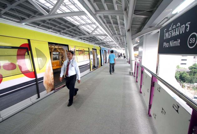 Free rides on Skytrain trial run
