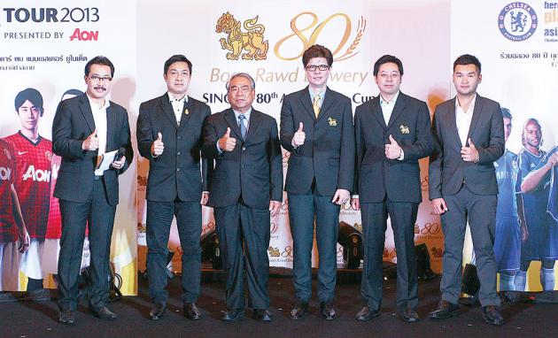 Chelsea, United to show off titles in city