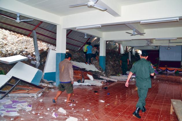 School building collapses