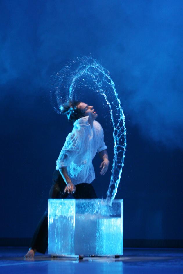 Traditional music, contemporary dance