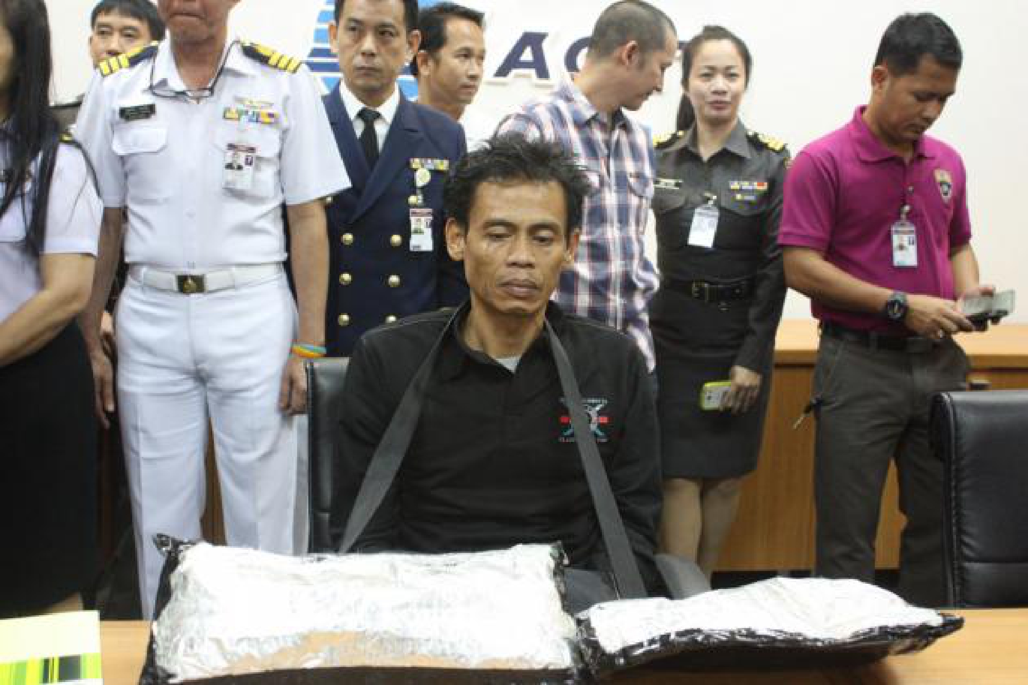 I'nesian confesses to smuggling Chinese meth for African gang