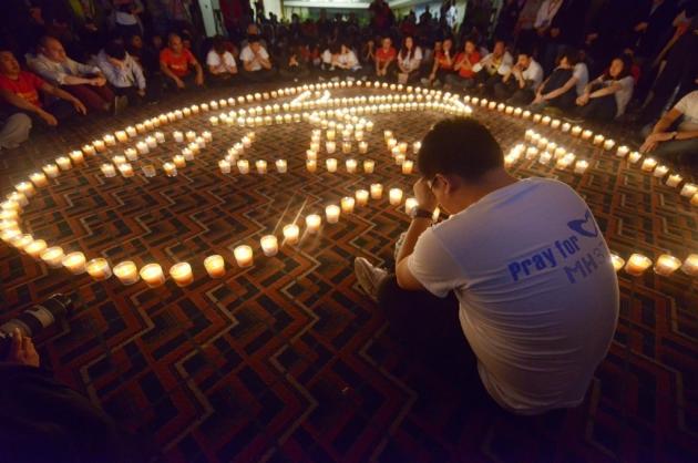 Hunt for MH370 'pings' to go on for days before sub launch