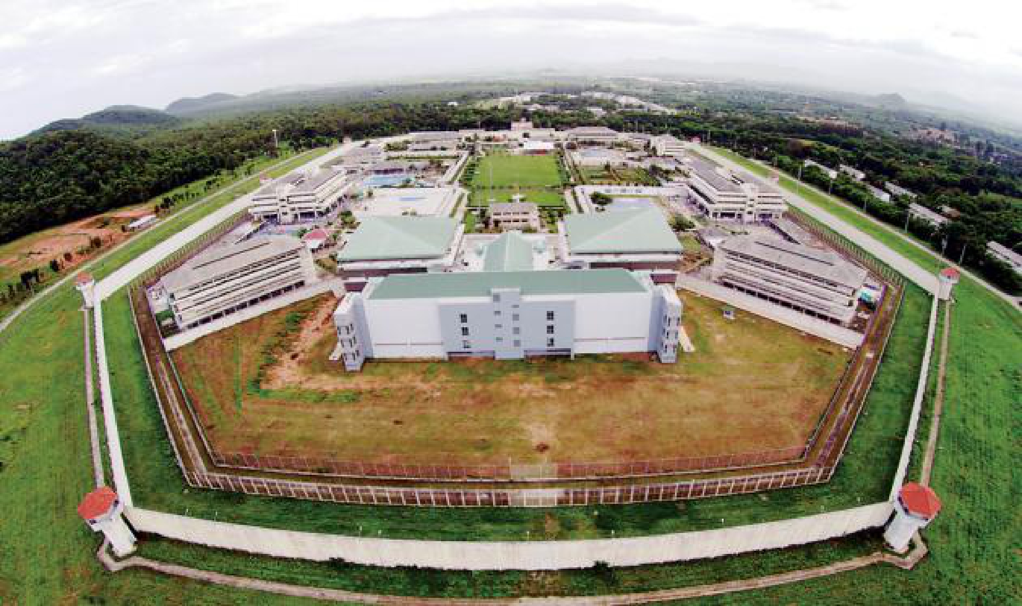 Prison troublemakers face 'supermax' unit