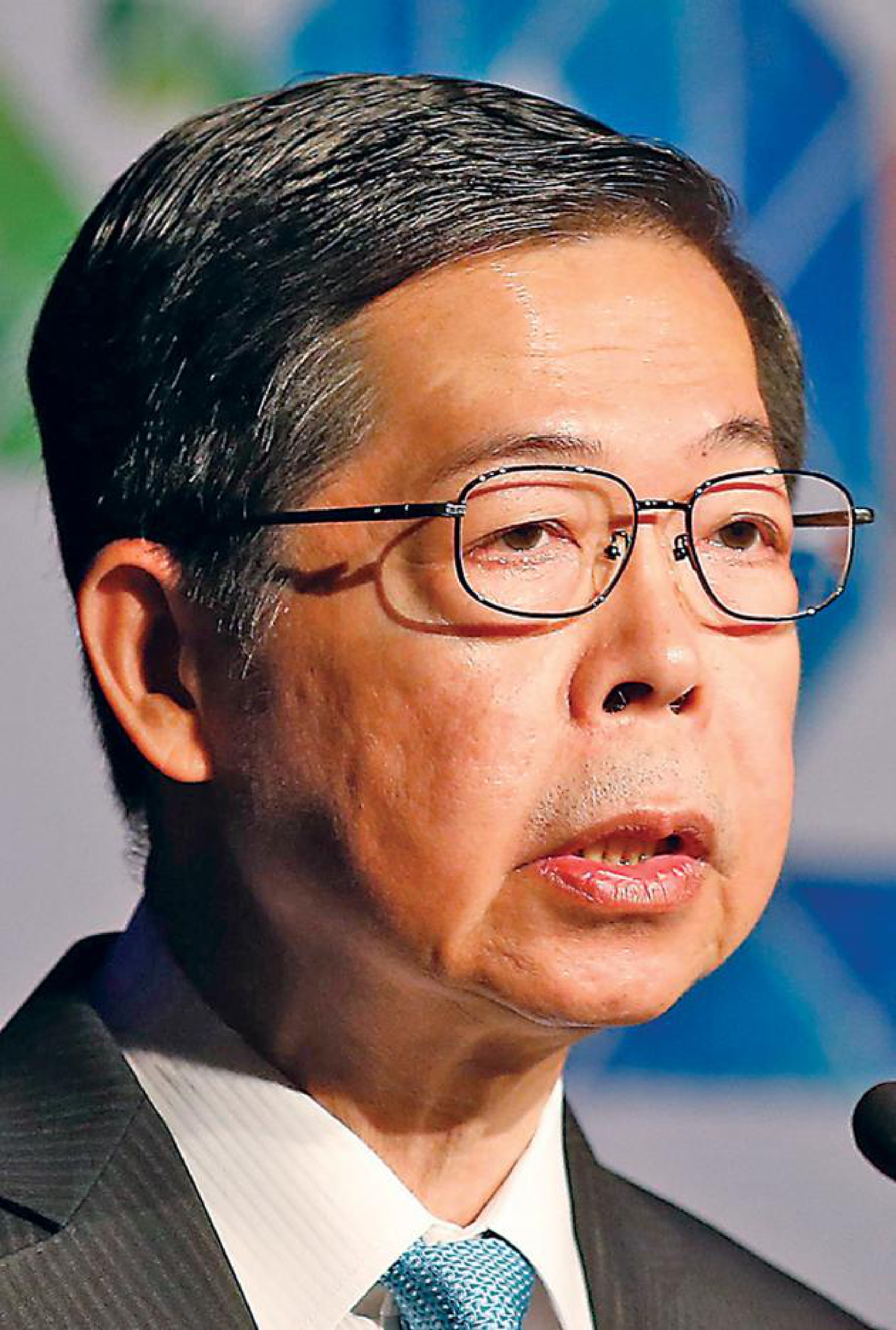 Prasarn sees sharp economic recovery