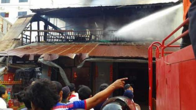 Fire damages Poipet border market
