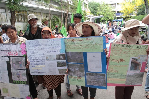 Landless farmers join protest to demand urgent help from govt
