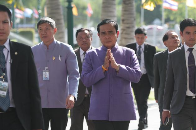 Prayut pours his heart out to people in a letter