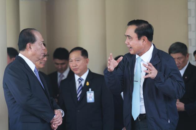 'Staying longer may hurt faith in junta, government'