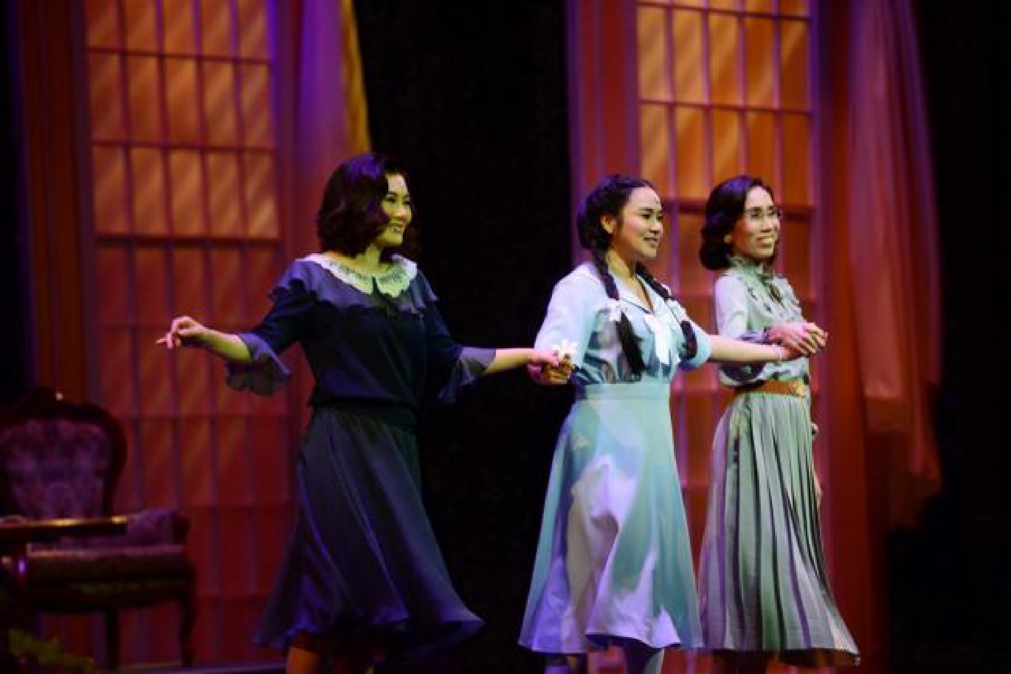 Music divas in a melodrama