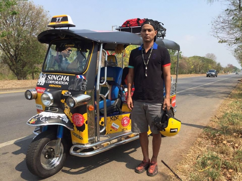 On the road again: Our tuk-tuk wants to go home
