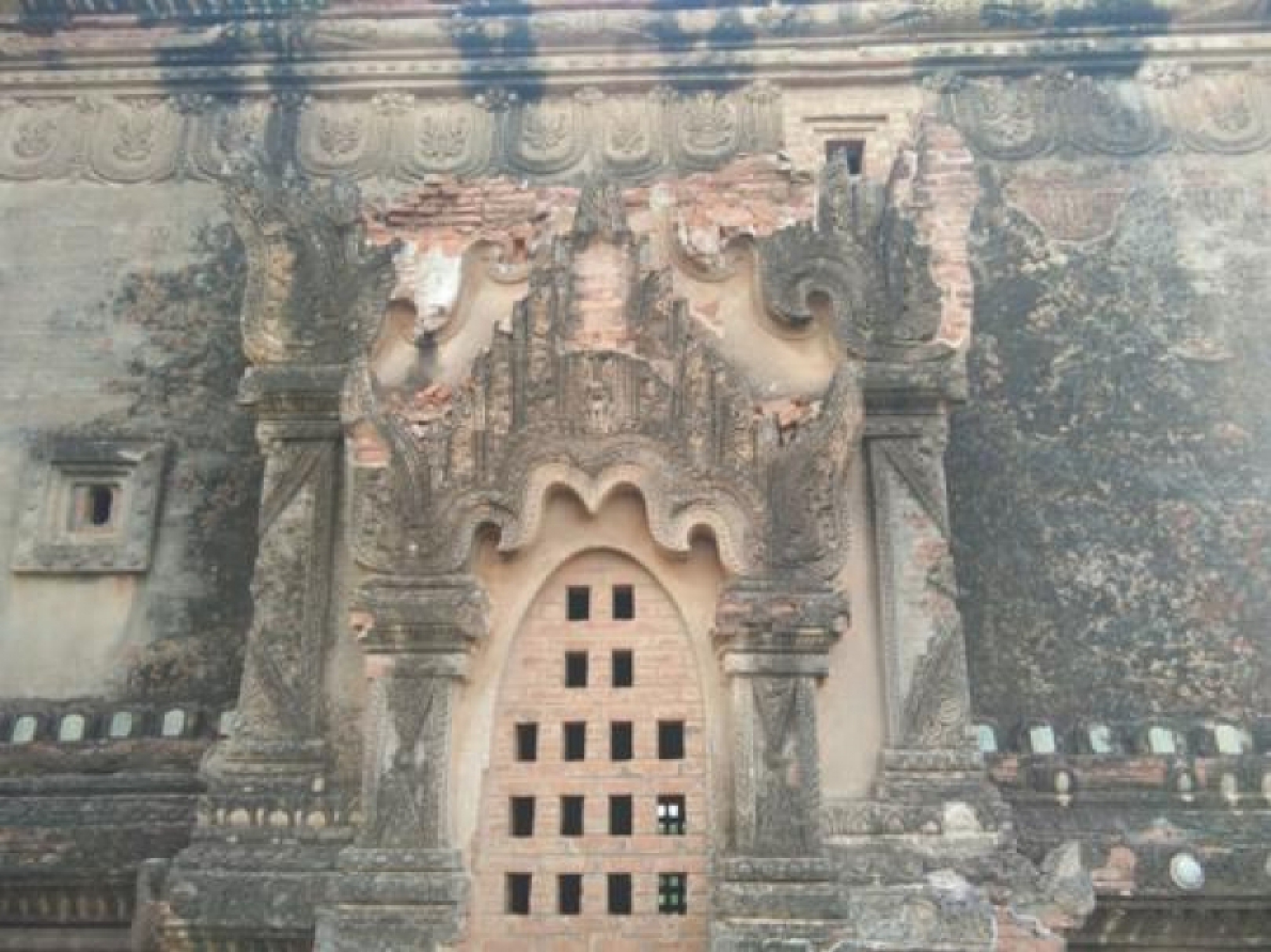 Quake destroys Bagan murals