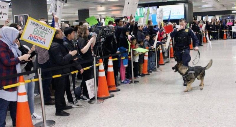 Thousands gather around Washington to protest Trump travel ban