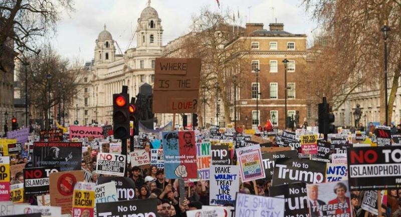 Thousands protest in US, Europe over Trump travel ban