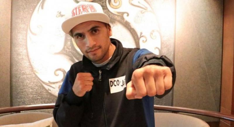Mexican swaggers into Bangkok, vows to beat Nawaphon for world title
