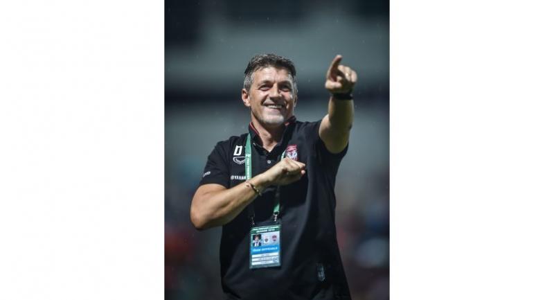 Applications for national football coach to be accepted until Monday