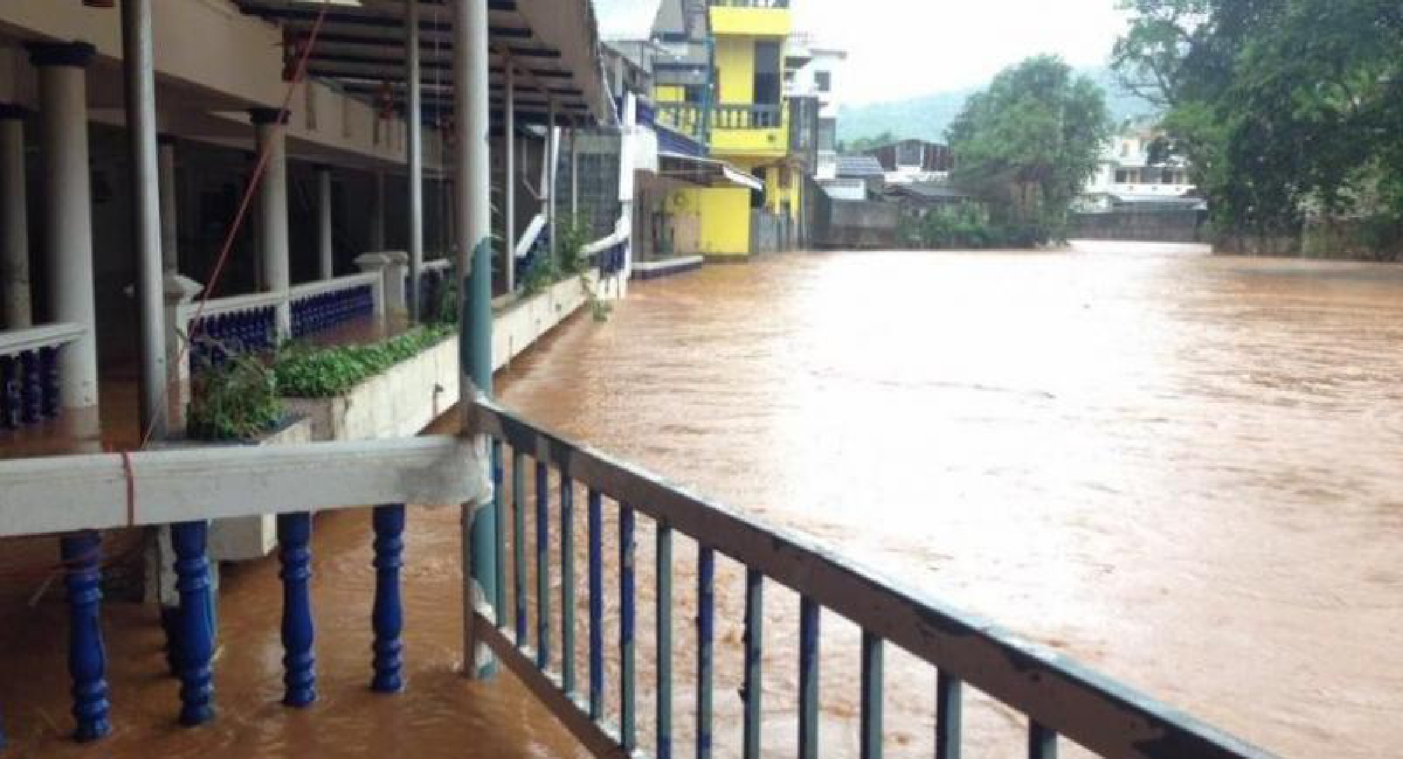 Sai River rises again, swamping border market