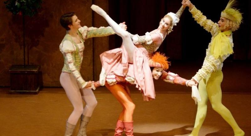 Dance with me, Kate!