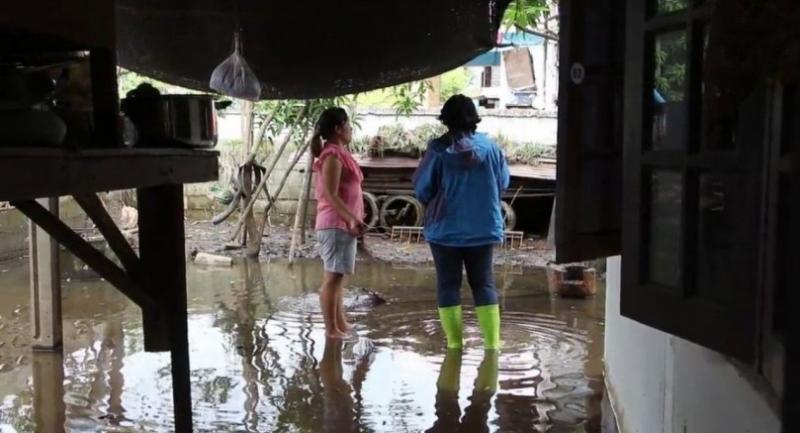 Flood damages hit Bt14 billion since July with Khon Kaen residents ...