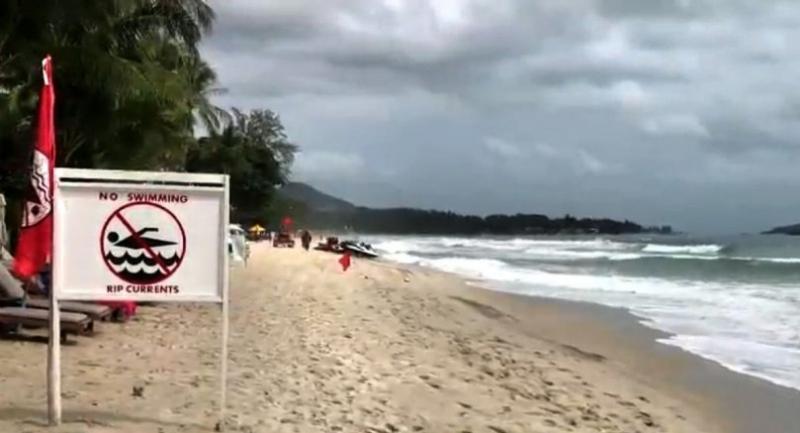 Koh Samui raises red flags to ban swimming