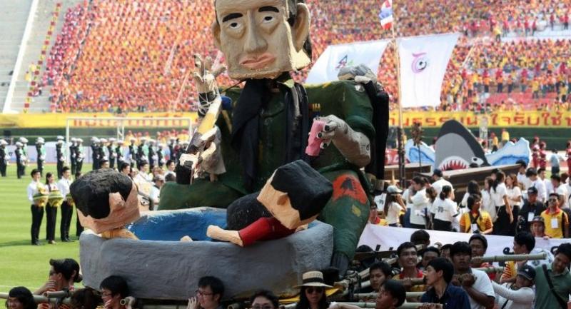 Students ‘won’t curb’ parade satire