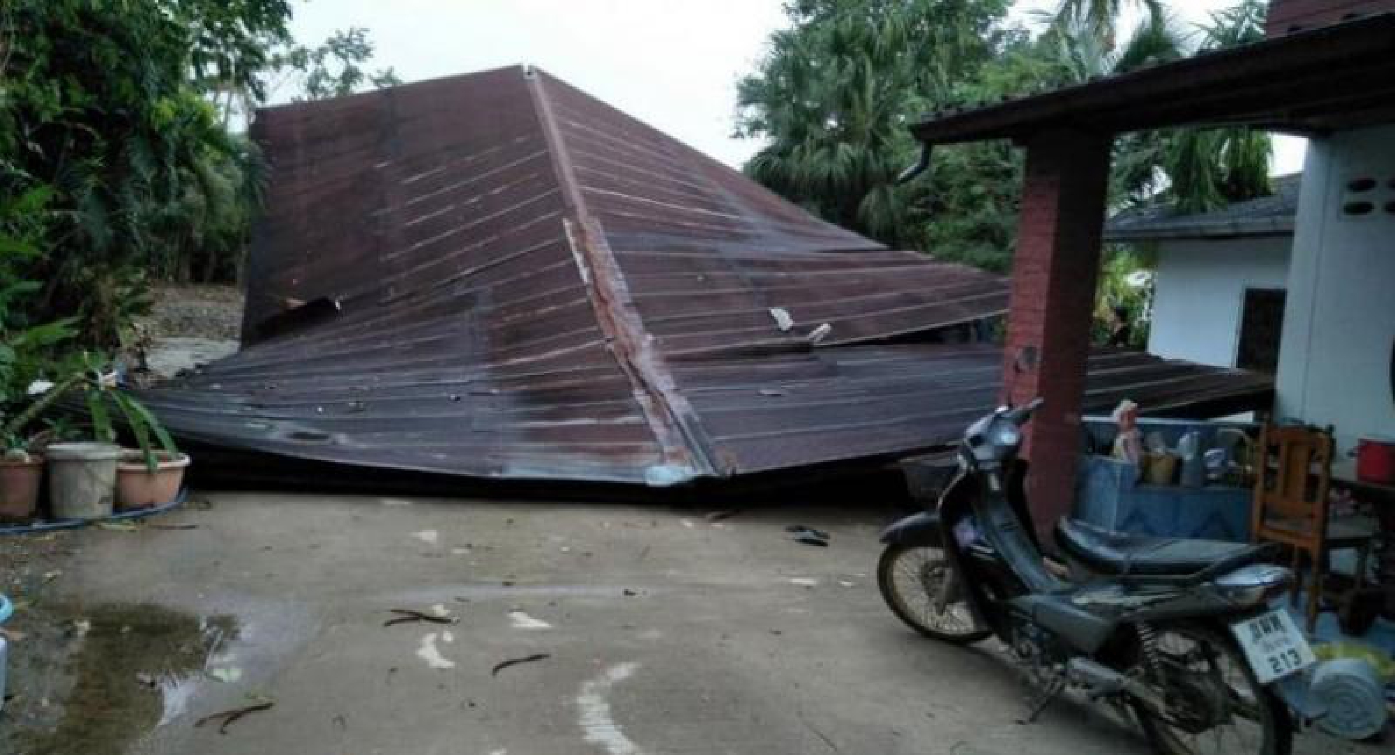 More than 300 houses in Chiang Rai damaged by Sunday storm