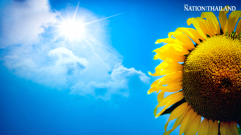 Hot, hazy day forecast for upper Thailand, thundershowers in South