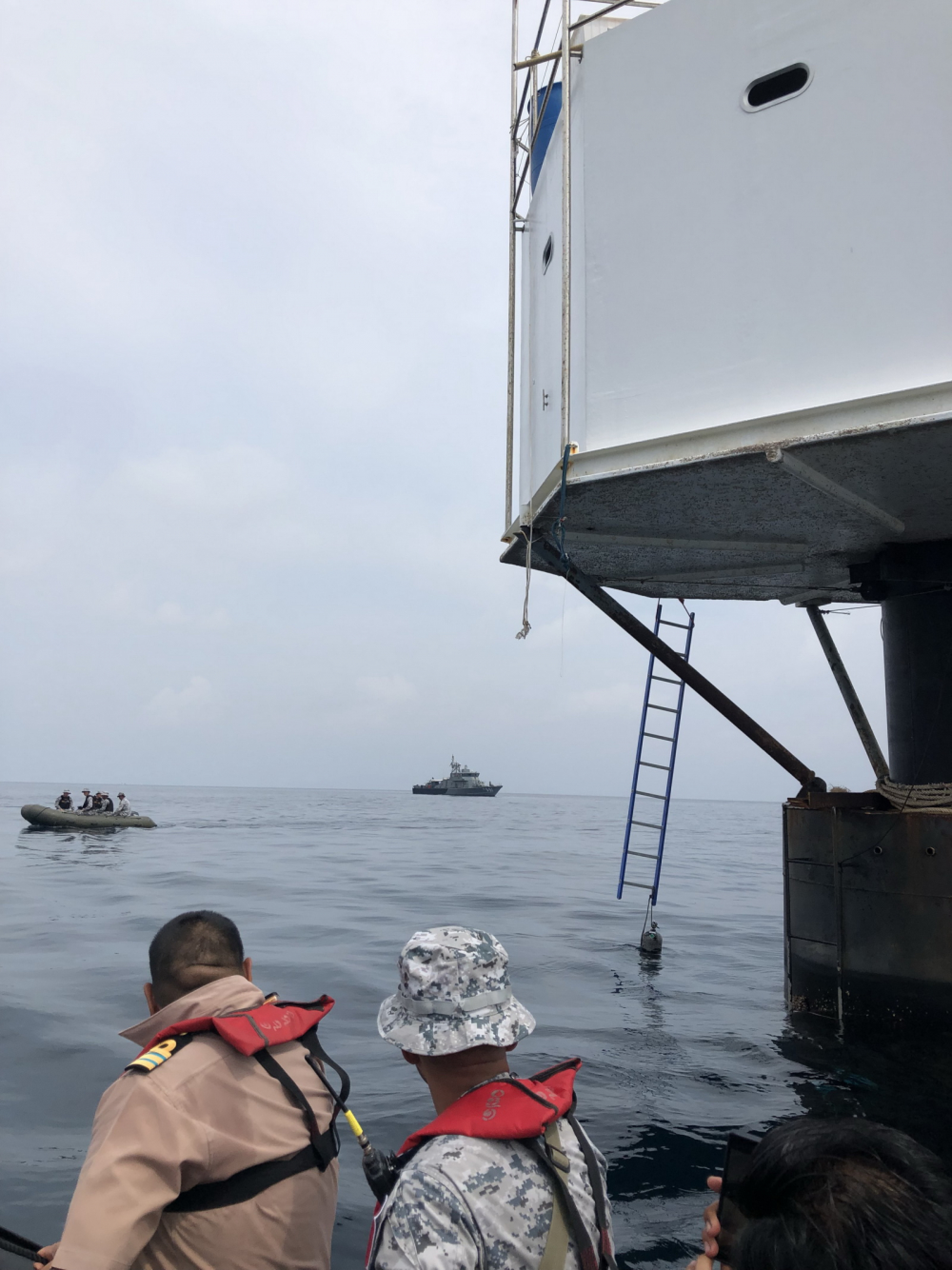 Phuket ‘Seasteaders’ told to pack up and go home