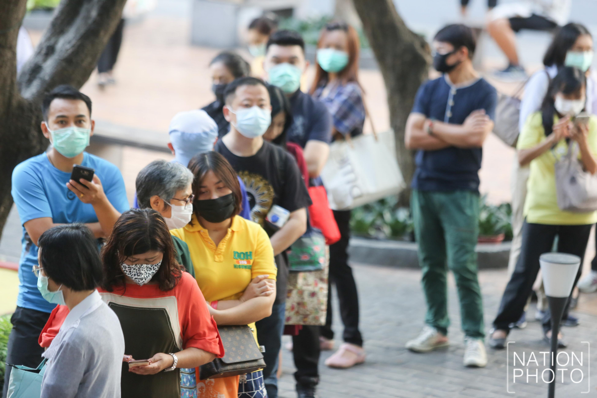 People rush to GPO stores to buy face masks