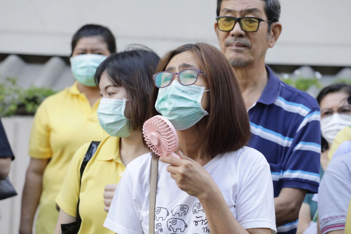 People buy masks from GPO drugstores #ศาสตร์เกษตรดินปุ๋ย ...