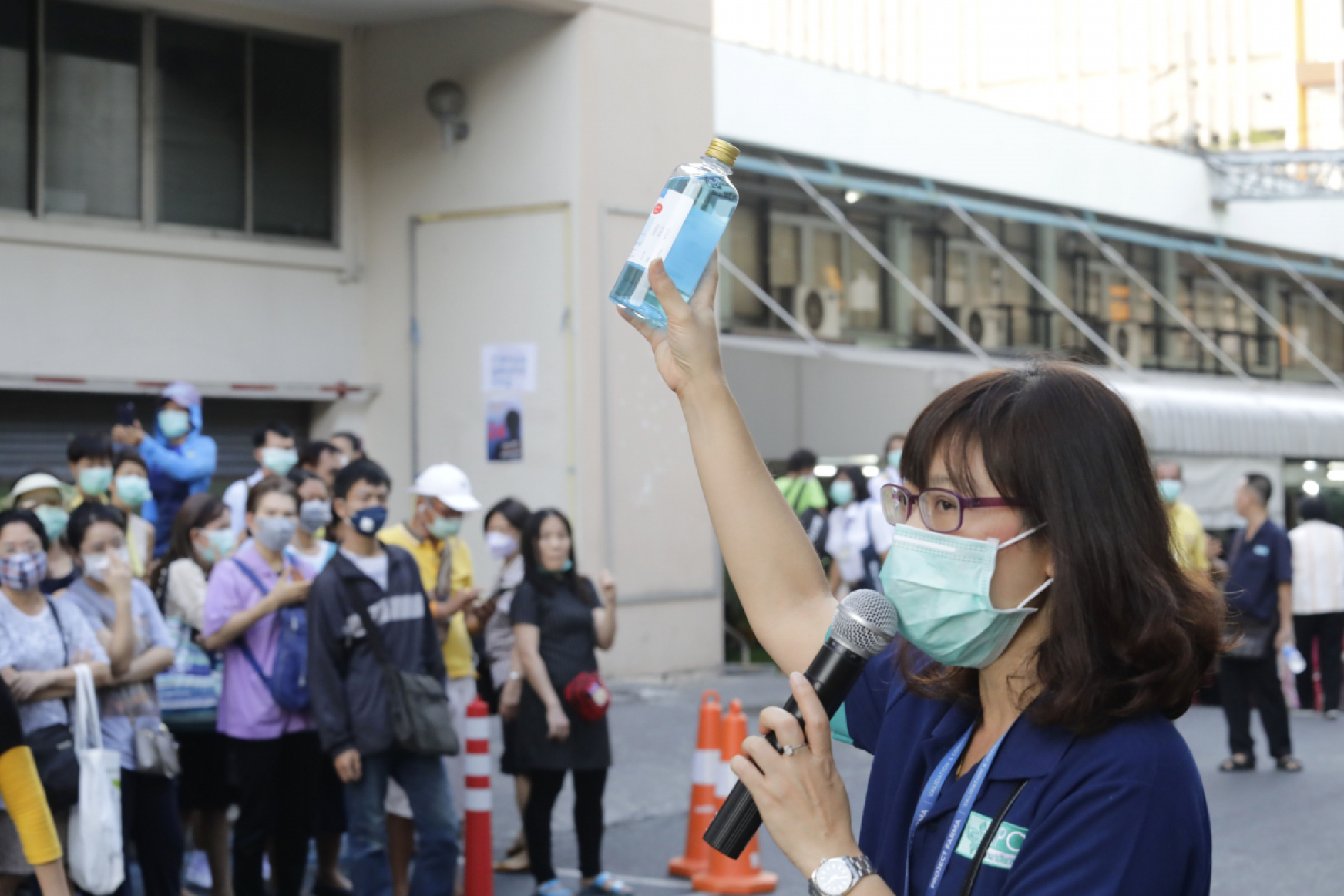 People buy masks from GPO drugstores