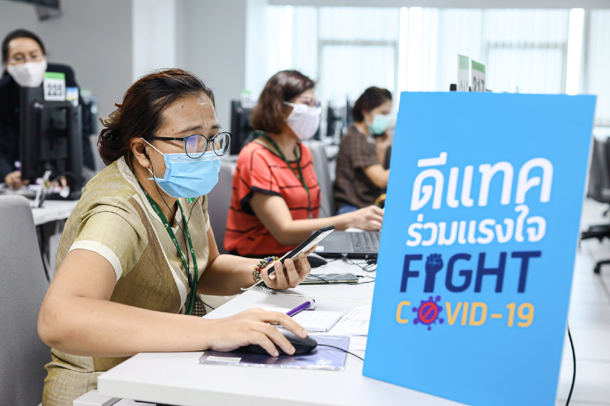 Dtac supports Siriraj Hospital in the “dtac fights back against COVID-19