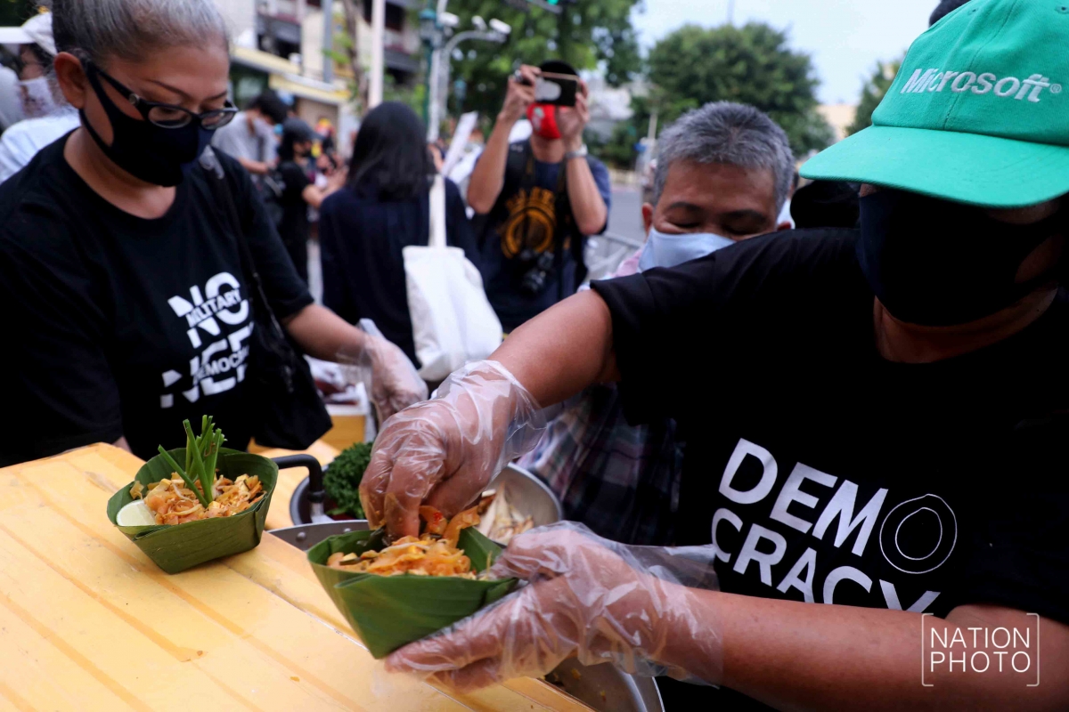 Field Marshall Plaek celebrated with phad Thai feast #ศาสตร์เกษตรดิน ...