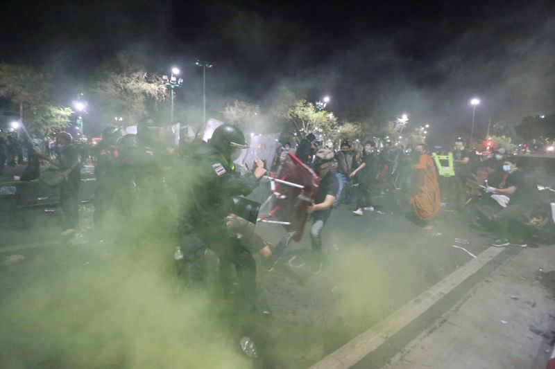 32 people injured as pro-democracy protesters, police clash