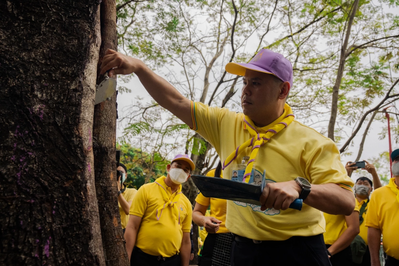 Minister Varawut, volunteers participate in activities to mark the ...