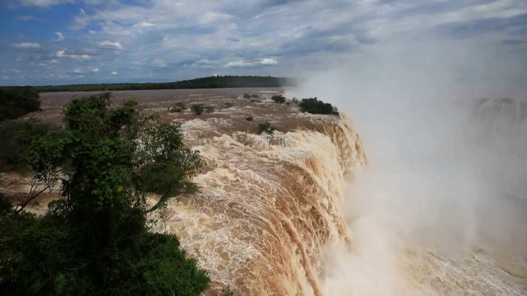 World’s largest waterfall surges back to life after drought