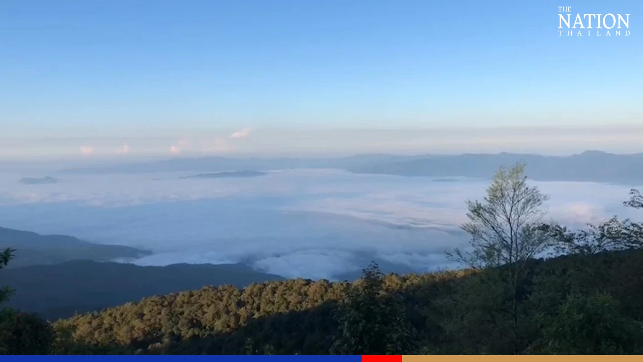 Visitors throng Doi Inthanon to catch glorious sunrise, sea of fog and ...