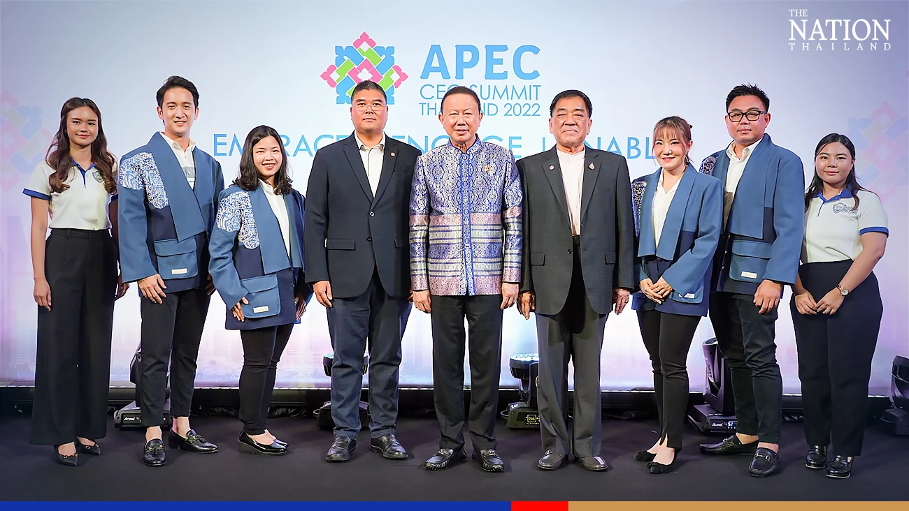 Uniforms designed by student picked for young Thai entrepreneurs attending Apec CEO summit