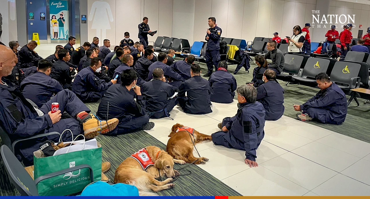 Thai sniffer dogs become stars of earthquake rescue efforts