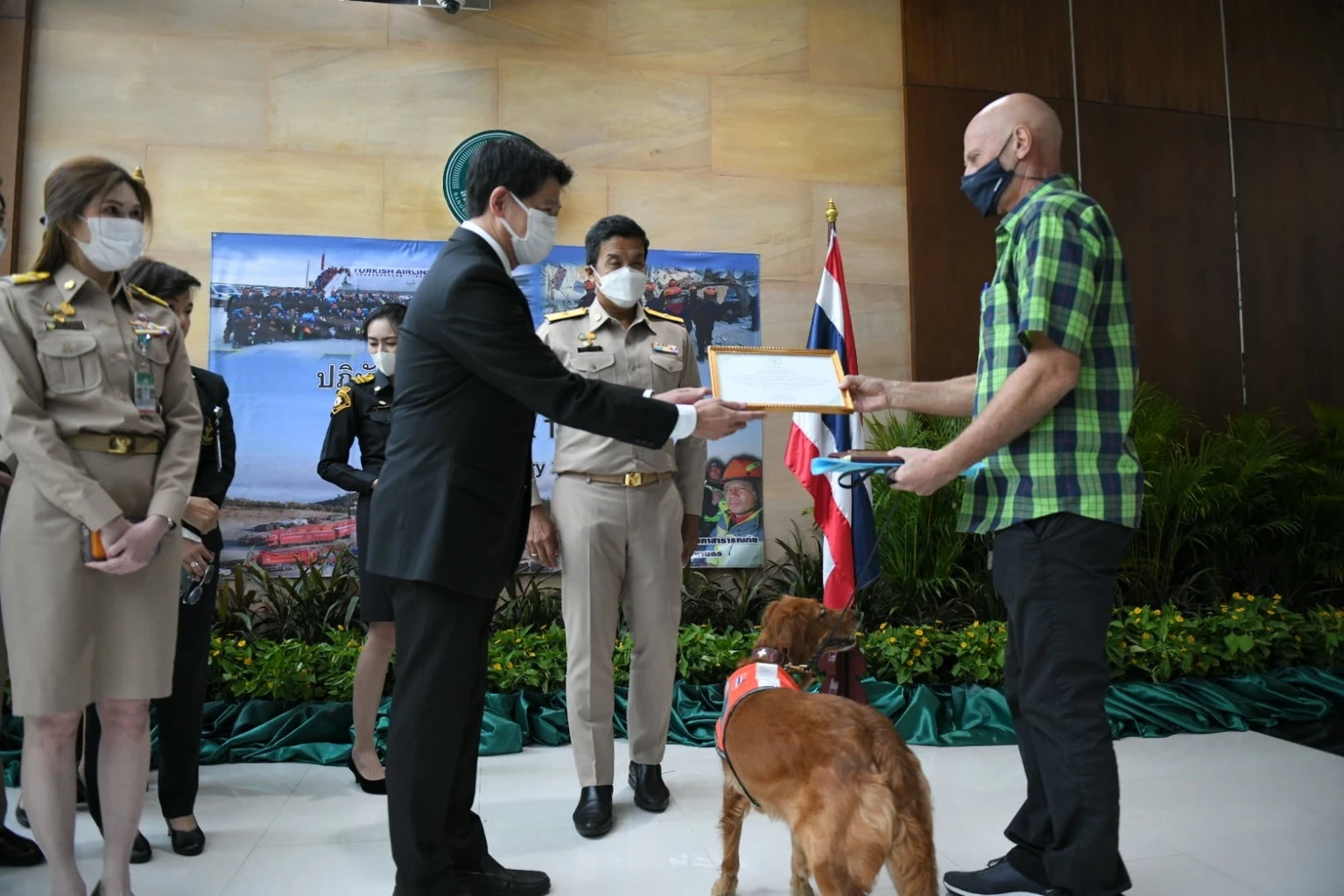 Bangkok welcomes home Thailand USAR team members after Turkey mission