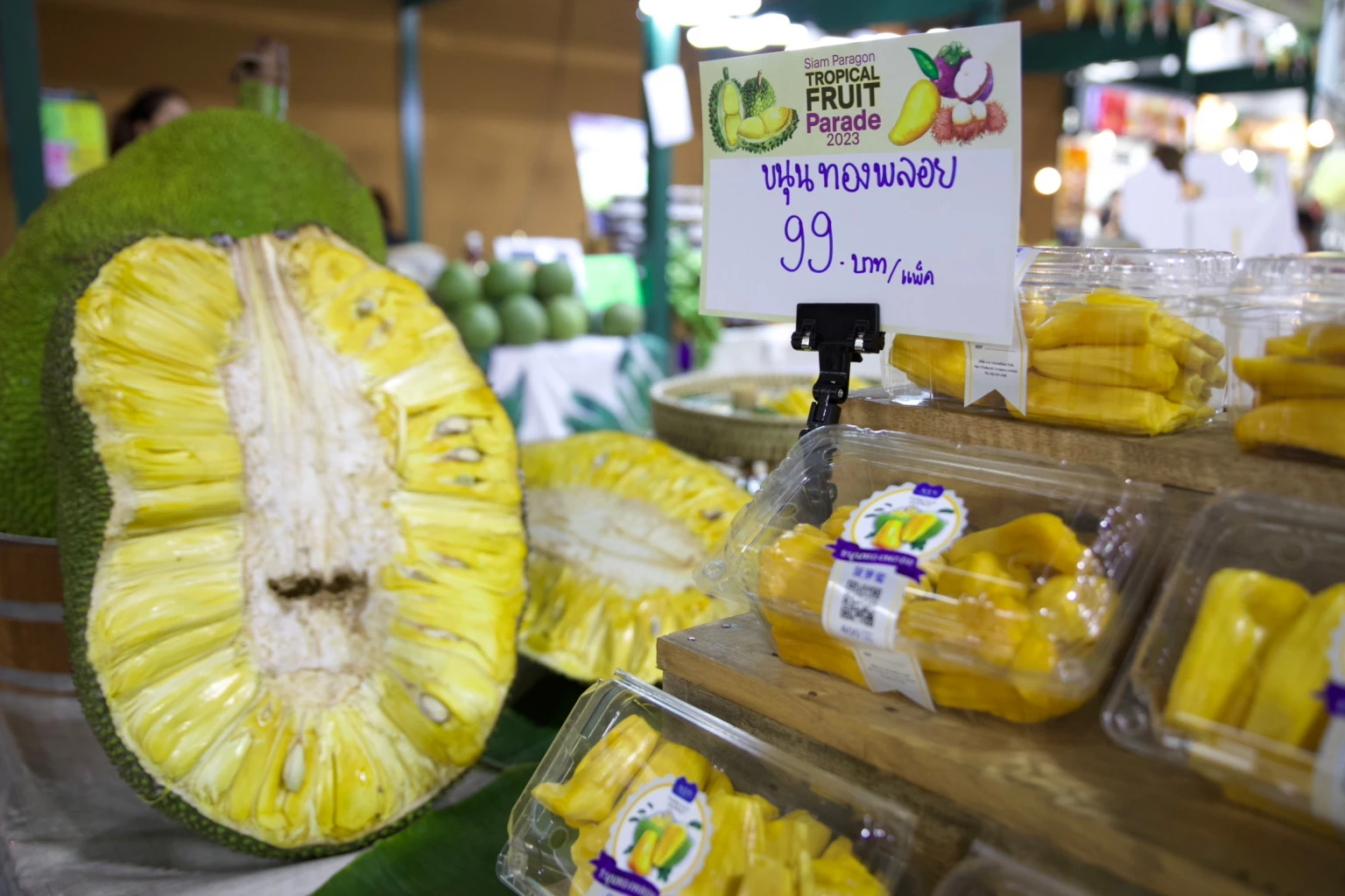 Savor the best of seasonal fruit at Siam Paragon Tropical Fruit Parade 2023