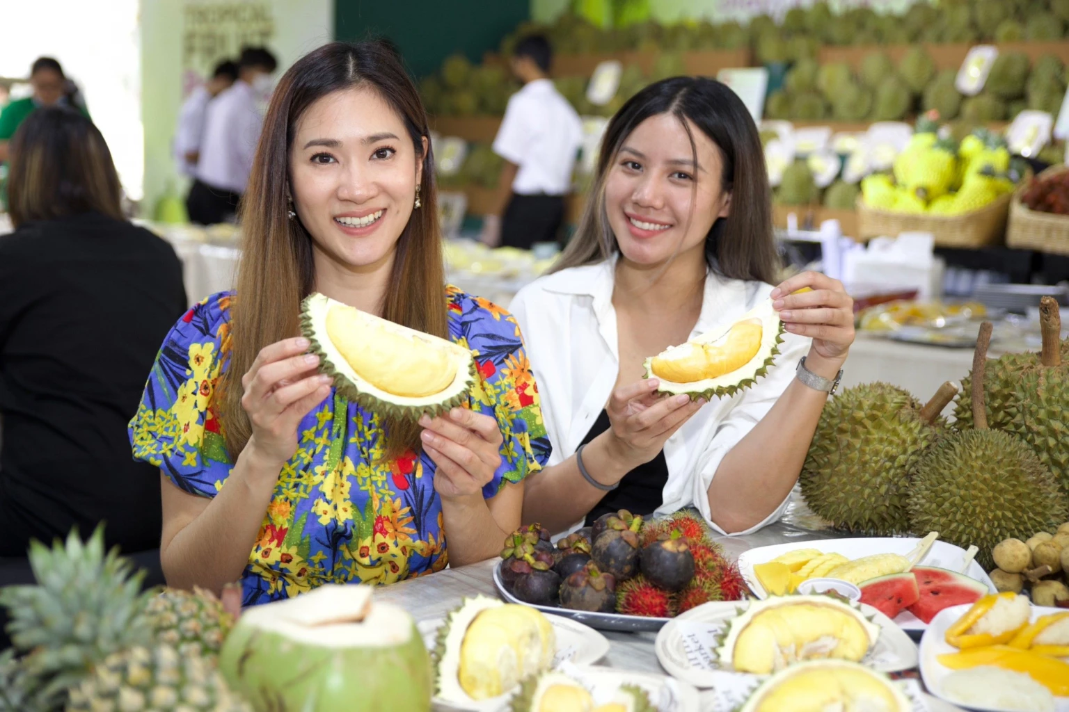 Savor the best of seasonal fruit at Siam Paragon Tropical Fruit Parade 2023