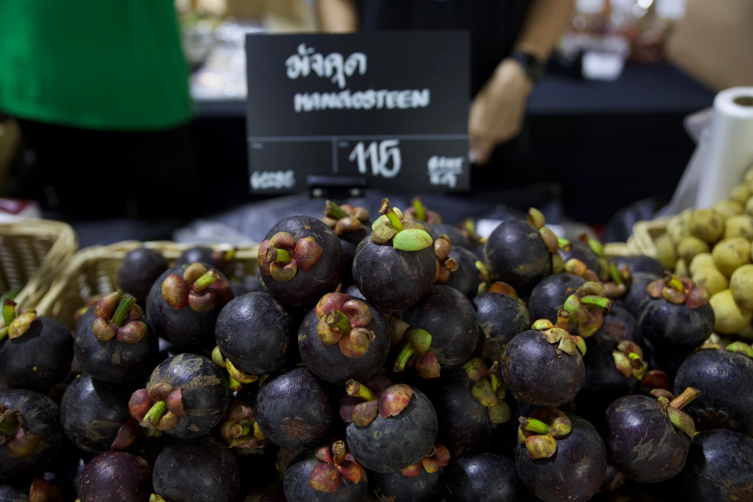 Savor the best of seasonal fruit at Siam Paragon Tropical Fruit Parade 2023