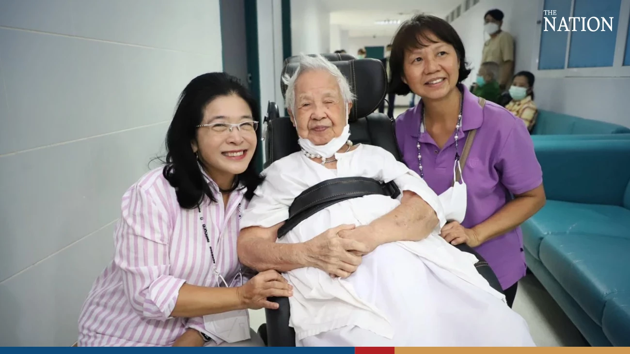 Sudarat lauds Phuket hospital as role model for tackling doctor shortage