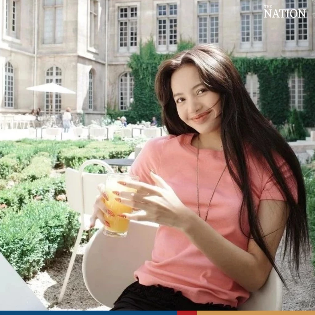 Blackpink’s Lisa captures hearts with photos from Paris