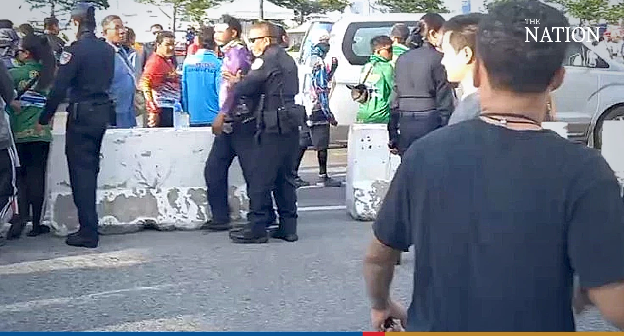 Speedboat operators battle for baht from tourists in Pattaya twice in ...